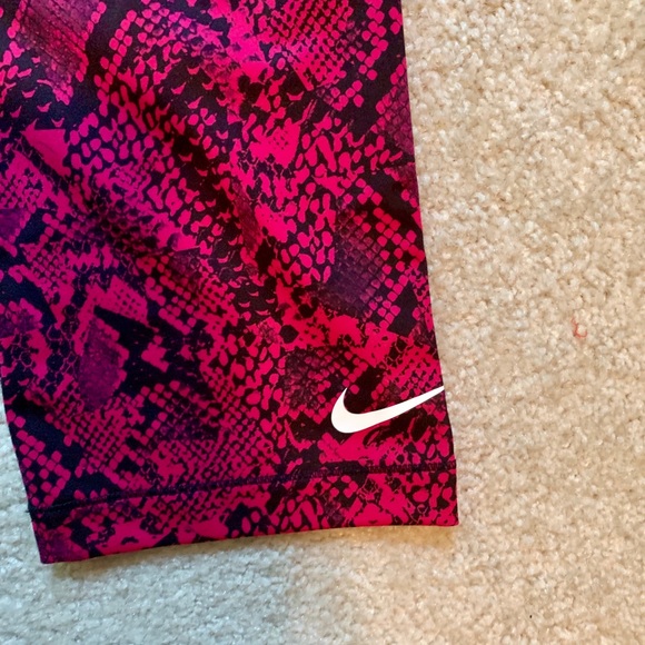Nike Pro | Pants & Jumpsuits | Nwot Nike Pro Pink And Black Snake Skin ...